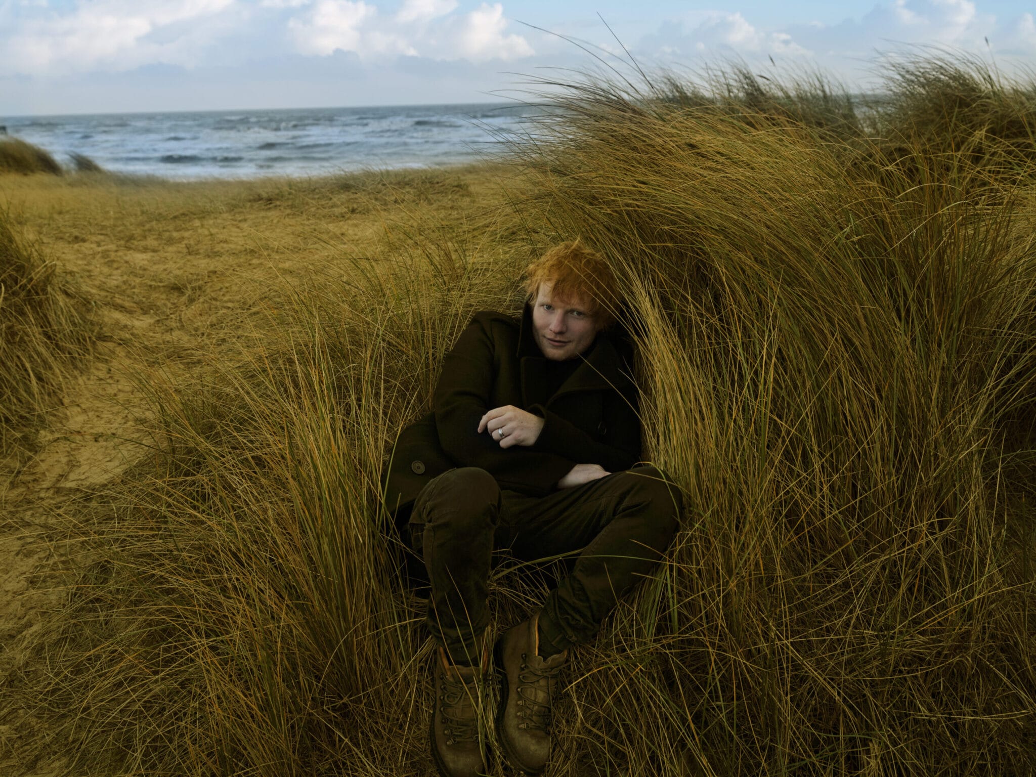 Ed Sheeran lança seu novo álbum "-" (Subtract)