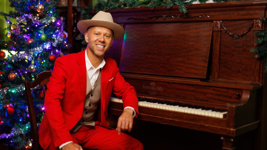 Jeffery Straker estreia a coletânea festiva A Very Prairie Christmas ...